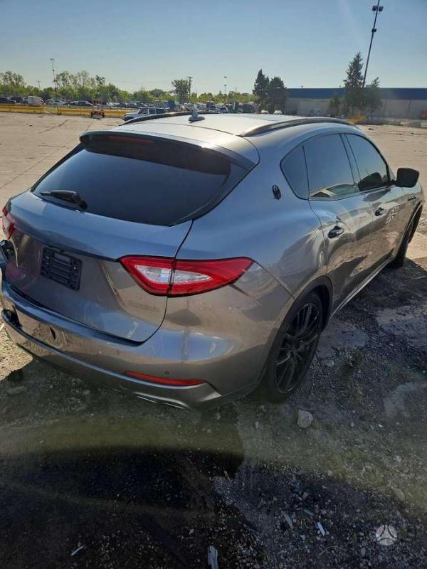 Maserati Levante 2017 Kauņa vietnē Pelēks Maserati Levante 2017 Kauņa, ar dzinēja tilpumu 2.98 L un nobraukumu 146 tūkst. km par 13490 €, foto 7 vietnē AUTOMOTO.COM.LV