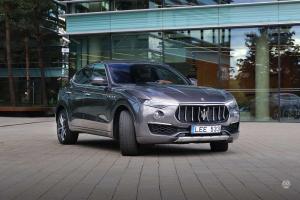 Grey Maserati Levante 2019 in Vilnius, with an engine capacity of 2.98 L and mileage of 179 thousand km for 41500 €, photo 2 on AUTOMOTO.COM.LV