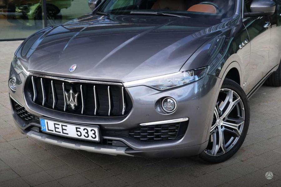 Grey Maserati Levante 2019 in Vilnius, with an engine capacity of 2.98 L and mileage of 179 thousand km for 41500 €, photo 3 on AUTOMOTO.COM.LV