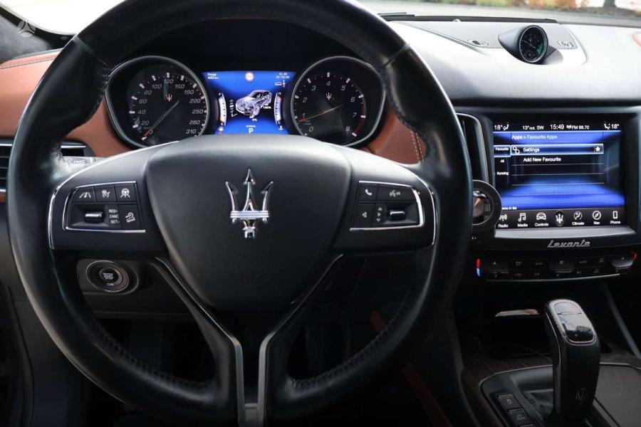 Grey Maserati Levante 2019 in Vilnius, with an engine capacity of 2.98 L and mileage of 179 thousand km for 41500 €, photo 12 on AUTOMOTO.COM.LV