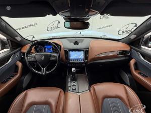 Grey Maserati Levante 2019 in Vilnius, with an engine capacity of 2.98 L and mileage of 187 thousand km for 24900 €, photo 5 on AUTOMOTO.COM.LV