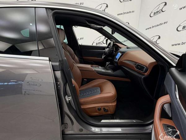 Maserati Levante 2019 in Vilnius on AUTOMOTO.COM.LV Grey Maserati Levante 2019 in Vilnius, with an engine capacity of 2.98 L and mileage of 187 thousand km for 24900 β¬, photo 6 on AUTOMOTO.COM.LV