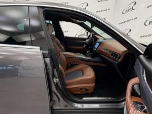 Grey Maserati Levante 2019 in Vilnius, with an engine capacity of 2.98 L and mileage of 187 thousand km for 24900 €, photo 6 on AUTOMOTO.COM.LV