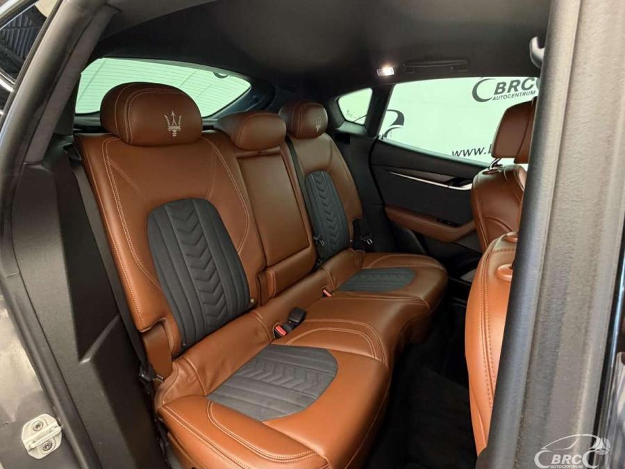 Grey Maserati Levante 2019 in Vilnius, with an engine capacity of 2.98 L and mileage of 187 thousand km for 24900 €, photo 17 on AUTOMOTO.COM.LV