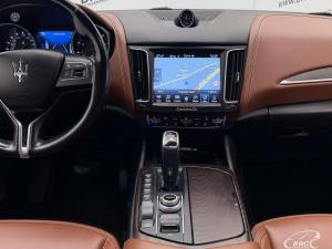 Grey Maserati Levante 2019 in Vilnius, with an engine capacity of 2.98 L and mileage of 187 thousand km for 24900 €, photo 20 on AUTOMOTO.COM.LV