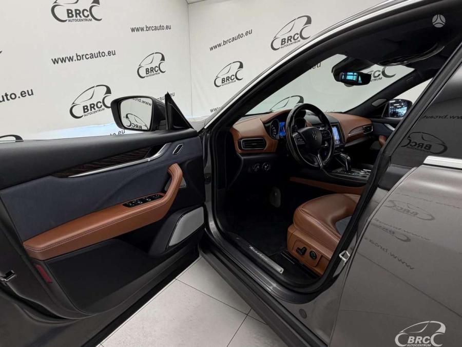 Grey Maserati Levante 2019 in Vilnius, with an engine capacity of 2.98 L and mileage of 187 thousand km for 24900 €, photo 25 on AUTOMOTO.COM.LV
