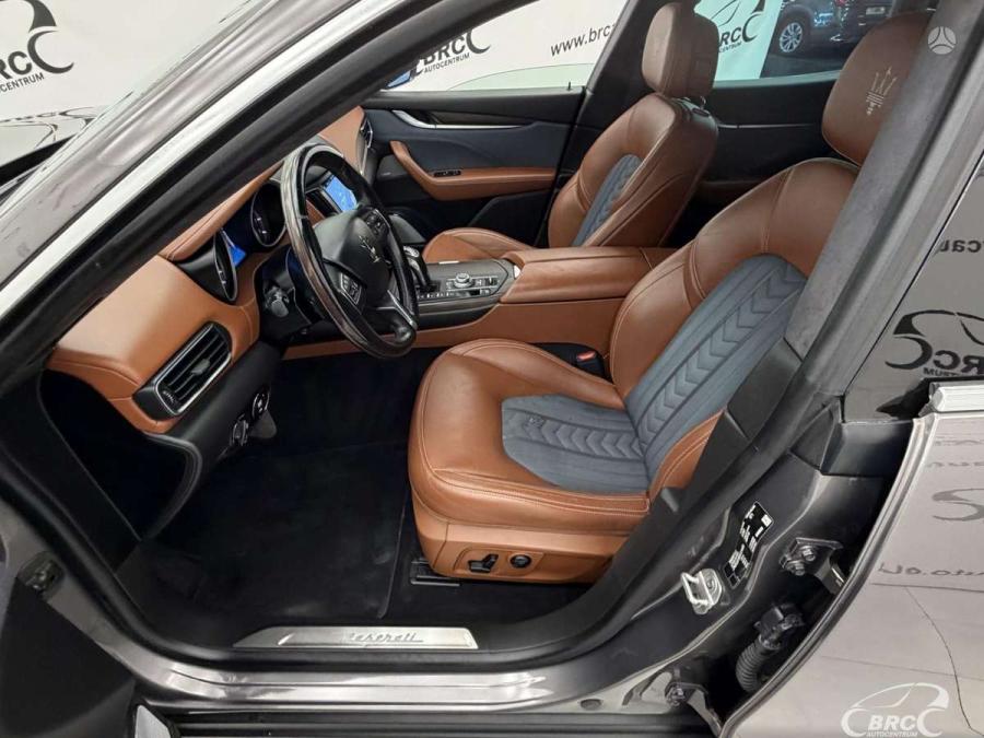 Grey Maserati Levante 2019 in Vilnius, with an engine capacity of 2.98 L and mileage of 187 thousand km for 24900 €, photo 27 on AUTOMOTO.COM.LV