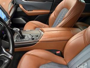 Grey Maserati Levante 2019 in Vilnius, with an engine capacity of 2.98 L and mileage of 187 thousand km for 24900 €, photo 30 on AUTOMOTO.COM.LV