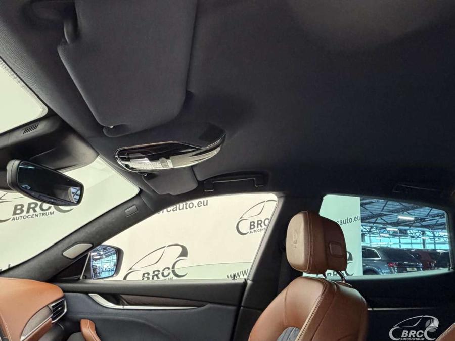 Grey Maserati Levante 2019 in Vilnius, with an engine capacity of 2.98 L and mileage of 187 thousand km for 24900 €, photo 31 on AUTOMOTO.COM.LV