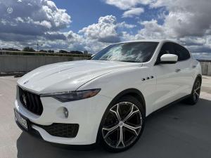 White Maserati Levante 2017 in Vilnius, with an engine capacity of 2.98 L and mileage of 89 thousand km for 24500 €, photo 3 on AUTOMOTO.COM.LV