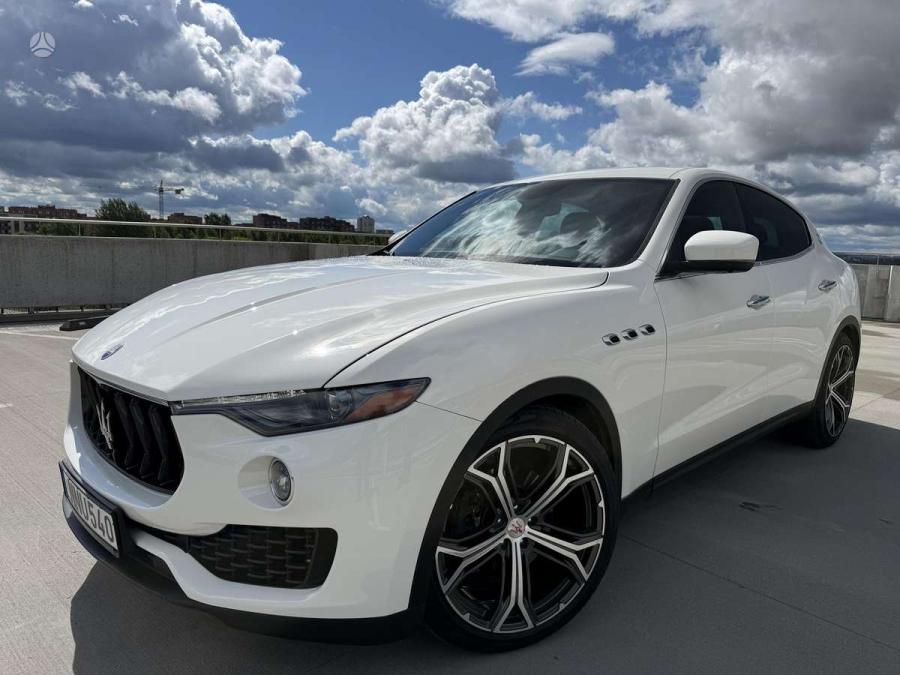 White Maserati Levante 2017 in Vilnius, with an engine capacity of 2.98 L and mileage of 89 thousand km for 24500 €, photo 3 on AUTOMOTO.COM.LV