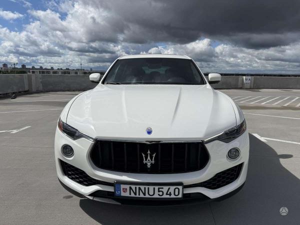 White Maserati Levante 2017 in Vilnius, with an engine capacity of 2.98 L and mileage of 89 thousand km for 24500 €, photo 3 on AUTOMOTO.COM.LV