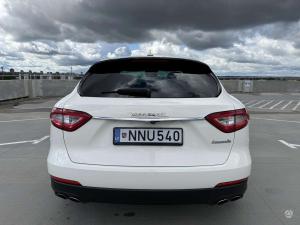 White Maserati Levante 2017 in Vilnius, with an engine capacity of 2.98 L and mileage of 89 thousand km for 24500 €, photo 5 on AUTOMOTO.COM.LV