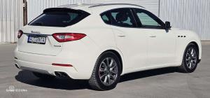 White Maserati Levante 2017 in Klaipeda, with an engine capacity of 3.00 L and mileage of 123 thousand km for 19200 €, photo 7 on AUTOMOTO.COM.LV