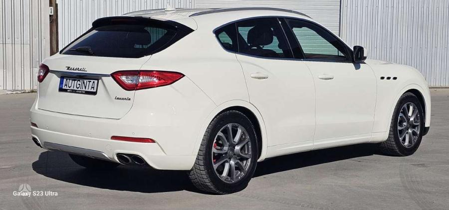 White Maserati Levante 2017 in Klaipeda, with an engine capacity of 3.00 L and mileage of 123 thousand km for 19200 €, photo 7 on AUTOMOTO.COM.LV