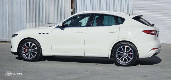 White Maserati Levante 2017 in Klaipeda, with an engine capacity of 3.00 L and mileage of 123 thousand km for 19200 €, photo 10 on AUTOMOTO.COM.LV