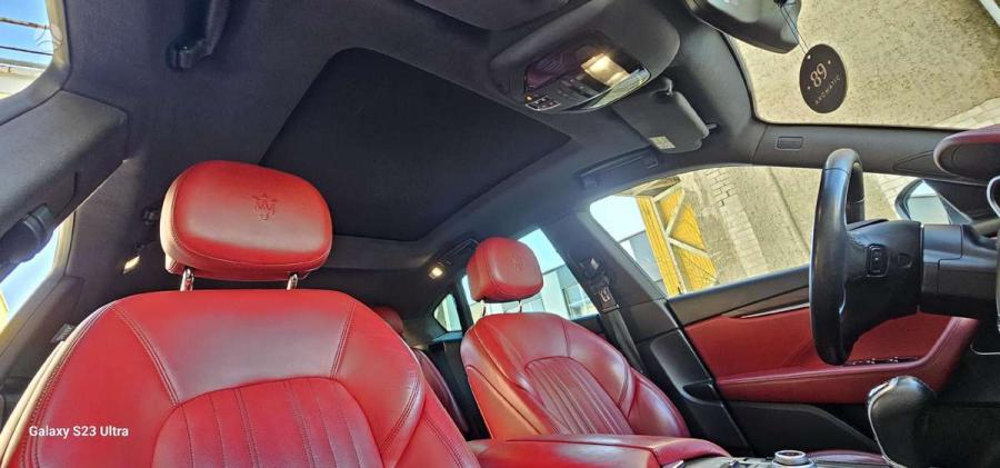 White Maserati Levante 2017 in Klaipeda, with an engine capacity of 3.00 L and mileage of 123 thousand km for 19200 €, photo 17 on AUTOMOTO.COM.LV