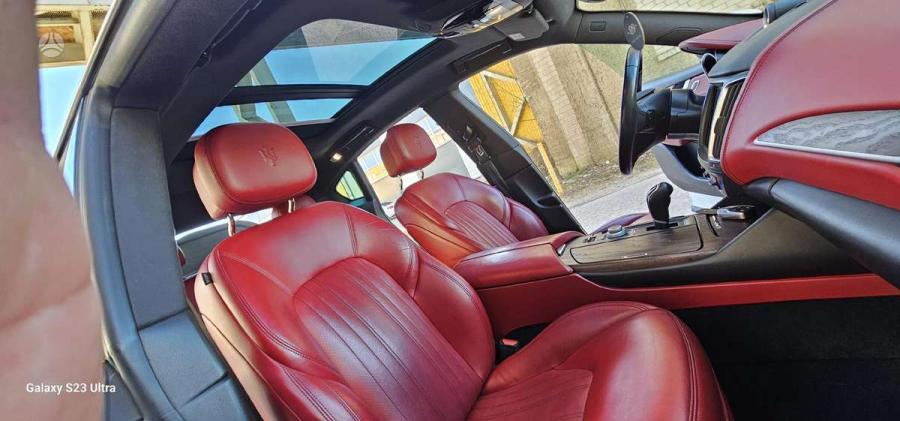 White Maserati Levante 2017 in Klaipeda, with an engine capacity of 3.00 L and mileage of 123 thousand km for 19200 €, photo 18 on AUTOMOTO.COM.LV