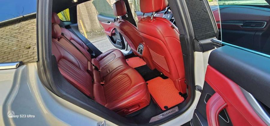 White Maserati Levante 2017 in Klaipeda, with an engine capacity of 3.00 L and mileage of 123 thousand km for 19200 €, photo 20 on AUTOMOTO.COM.LV