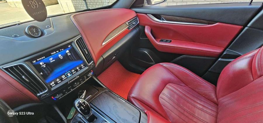 White Maserati Levante 2017 in Klaipeda, with an engine capacity of 3.00 L and mileage of 123 thousand km for 19200 €, photo 27 on AUTOMOTO.COM.LV