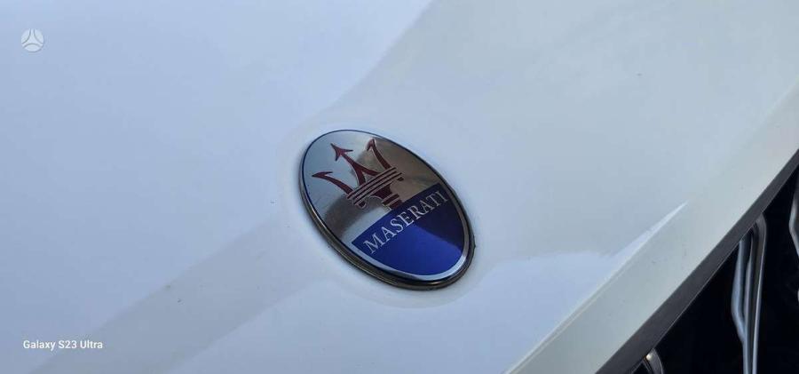 White Maserati Levante 2017 in Klaipeda, with an engine capacity of 3.00 L and mileage of 123 thousand km for 19200 €, photo 38 on AUTOMOTO.COM.LV