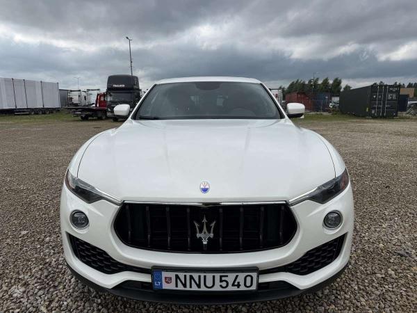Balts Maserati Levante 2017 Viļņa, ar dzinēja tilpumu 2.98 L un nobraukumu 89 tūkst. km par 22500 €, foto 3 vietnē AUTOMOTO.COM.LV