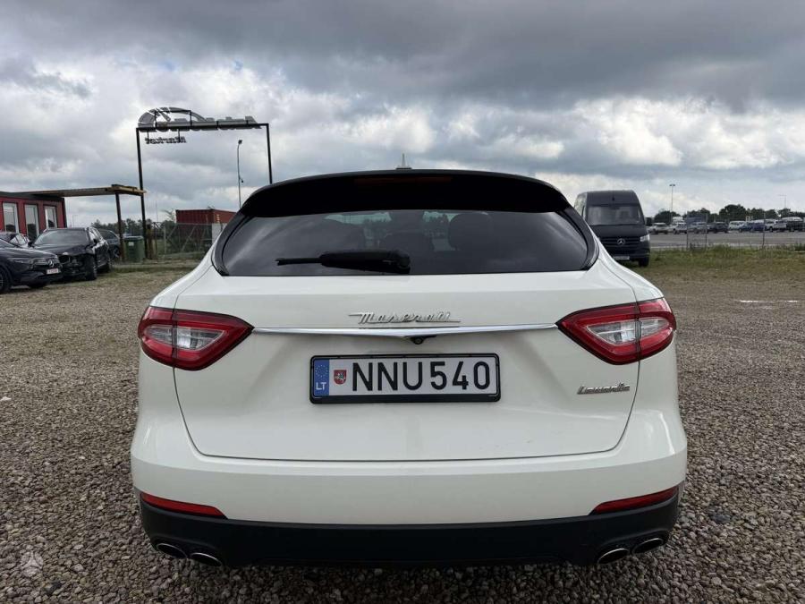Balts Maserati Levante 2017 Viļņa, ar dzinēja tilpumu 2.98 L un nobraukumu 89 tūkst. km par 22500 €, foto 5 vietnē AUTOMOTO.COM.LV