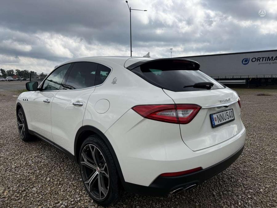 Balts Maserati Levante 2017 Viļņa, ar dzinēja tilpumu 2.98 L un nobraukumu 89 tūkst. km par 22500 €, foto 7 vietnē AUTOMOTO.COM.LV
