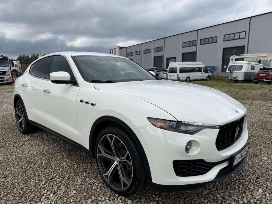 Balts Maserati Levante 2017 Viļņa, ar dzinēja tilpumu 2.98 L un nobraukumu 89 tūkst. km par 22500 €, foto 10 vietnē AUTOMOTO.COM.LV