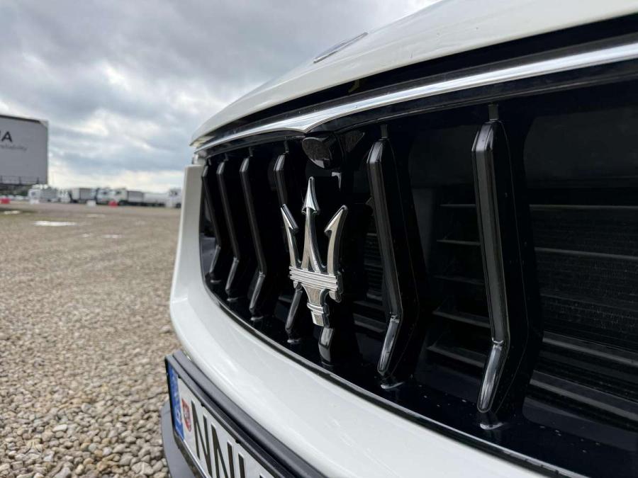 Balts Maserati Levante 2017 Viļņa, ar dzinēja tilpumu 2.98 L un nobraukumu 89 tūkst. km par 22500 €, foto 13 vietnē AUTOMOTO.COM.LV