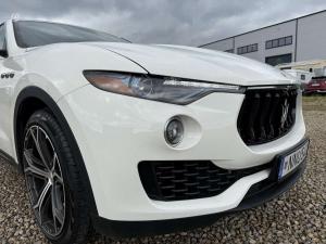 Balts Maserati Levante 2017 Viļņa, ar dzinēja tilpumu 2.98 L un nobraukumu 89 tūkst. km par 22500 €, foto 14 vietnē AUTOMOTO.COM.LV