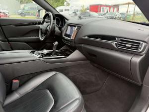 Balts Maserati Levante 2017 Viļņa, ar dzinēja tilpumu 2.98 L un nobraukumu 89 tūkst. km par 22500 €, foto 17 vietnē AUTOMOTO.COM.LV
