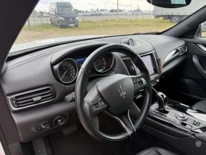 Balts Maserati Levante 2017 Viļņa, ar dzinēja tilpumu 2.98 L un nobraukumu 89 tūkst. km par 22500 €, foto 18 vietnē AUTOMOTO.COM.LV