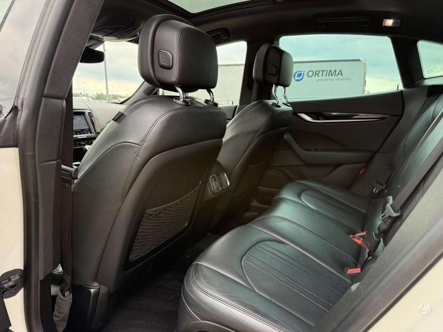 Balts Maserati Levante 2017 Viļņa, ar dzinēja tilpumu 2.98 L un nobraukumu 89 tūkst. km par 22500 €, foto 22 vietnē AUTOMOTO.COM.LV