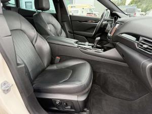 Balts Maserati Levante 2017 Viļņa, ar dzinēja tilpumu 2.98 L un nobraukumu 89 tūkst. km par 22500 €, foto 25 vietnē AUTOMOTO.COM.LV