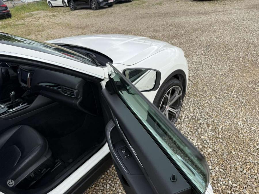 Balts Maserati Levante 2017 Viļņa, ar dzinēja tilpumu 2.98 L un nobraukumu 89 tūkst. km par 22500 €, foto 26 vietnē AUTOMOTO.COM.LV