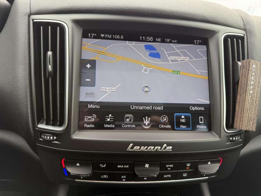 Balts Maserati Levante 2017 Viļņa, ar dzinēja tilpumu 2.98 L un nobraukumu 89 tūkst. km par 22500 €, foto 28 vietnē AUTOMOTO.COM.LV