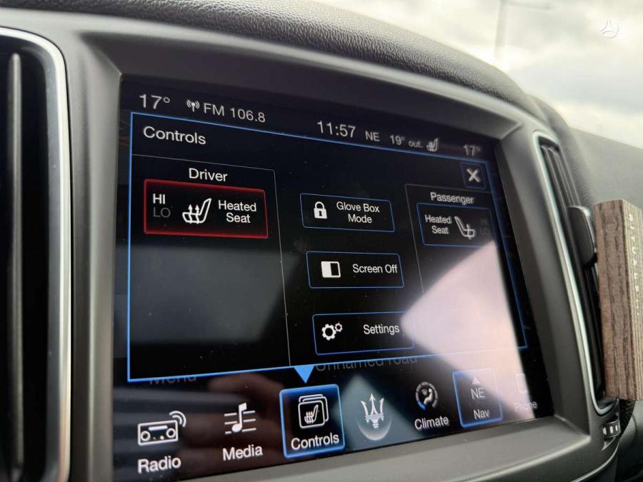Balts Maserati Levante 2017 Viļņa, ar dzinēja tilpumu 2.98 L un nobraukumu 89 tūkst. km par 22500 €, foto 33 vietnē AUTOMOTO.COM.LV