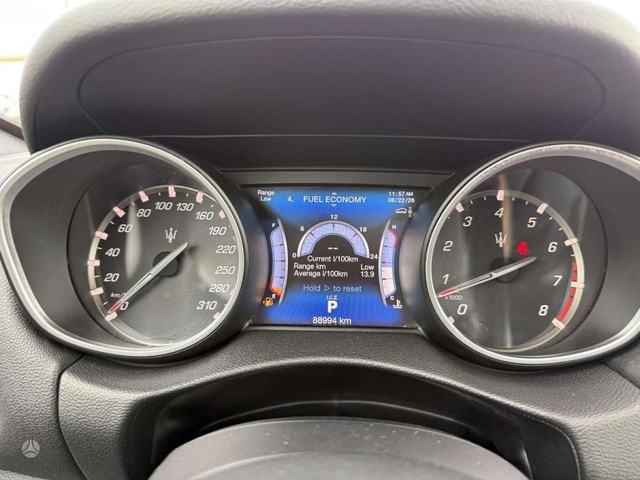 Balts Maserati Levante 2017 Viļņa, ar dzinēja tilpumu 2.98 L un nobraukumu 89 tūkst. km par 22500 €, foto 35 vietnē AUTOMOTO.COM.LV