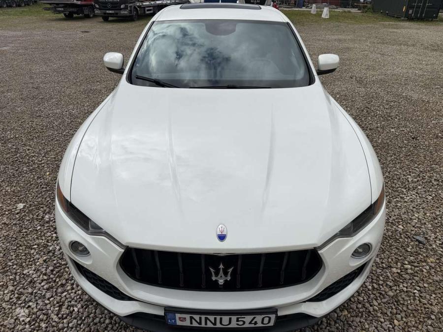 Balts Maserati Levante 2017 Viļņa, ar dzinēja tilpumu 2.98 L un nobraukumu 89 tūkst. km par 22500 €, foto 37 vietnē AUTOMOTO.COM.LV