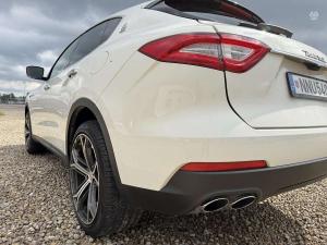 Balts Maserati Levante 2017 Viļņa, ar dzinēja tilpumu 2.98 L un nobraukumu 89 tūkst. km par 22500 €, foto 41 vietnē AUTOMOTO.COM.LV