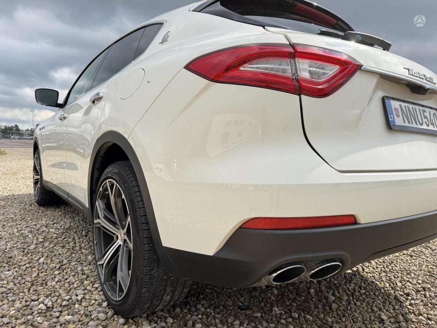 Balts Maserati Levante 2017 Viļņa, ar dzinēja tilpumu 2.98 L un nobraukumu 89 tūkst. km par 22500 €, foto 41 vietnē AUTOMOTO.COM.LV