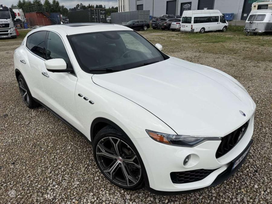 Balts Maserati Levante 2017 Viļņa, ar dzinēja tilpumu 2.98 L un nobraukumu 89 tūkst. km par 22500 €, foto 42 vietnē AUTOMOTO.COM.LV