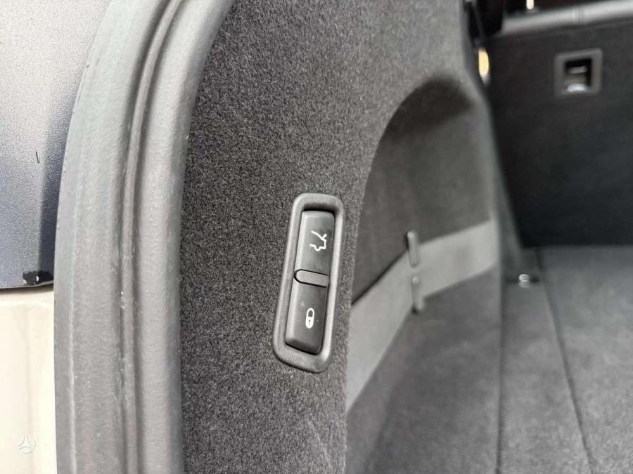 Balts Maserati Levante 2017 Viļņa, ar dzinēja tilpumu 2.98 L un nobraukumu 89 tūkst. km par 22500 €, foto 47 vietnē AUTOMOTO.COM.LV
