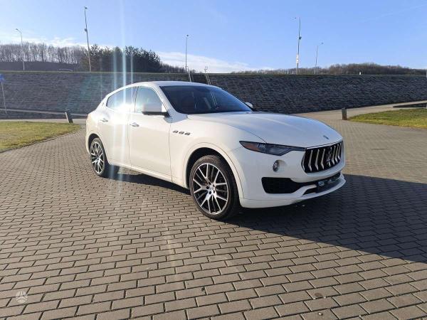 Maserati Levante 2017 in Kaunas on AUTOMOTO.COM.LV White Maserati Levante 2017 in Kaunas, with an engine capacity of 2.98 L and mileage of 121 thousand km for 17999 €, photo 3 on AUTOMOTO.COM.LV
