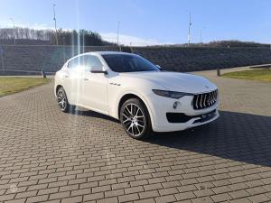 Balts Maserati Levante 2017 Kauņa, ar dzinēja tilpumu 2.98 L un nobraukumu 121 tūkst. km par 17999 €, foto 3 vietnē AUTOMOTO.COM.LV