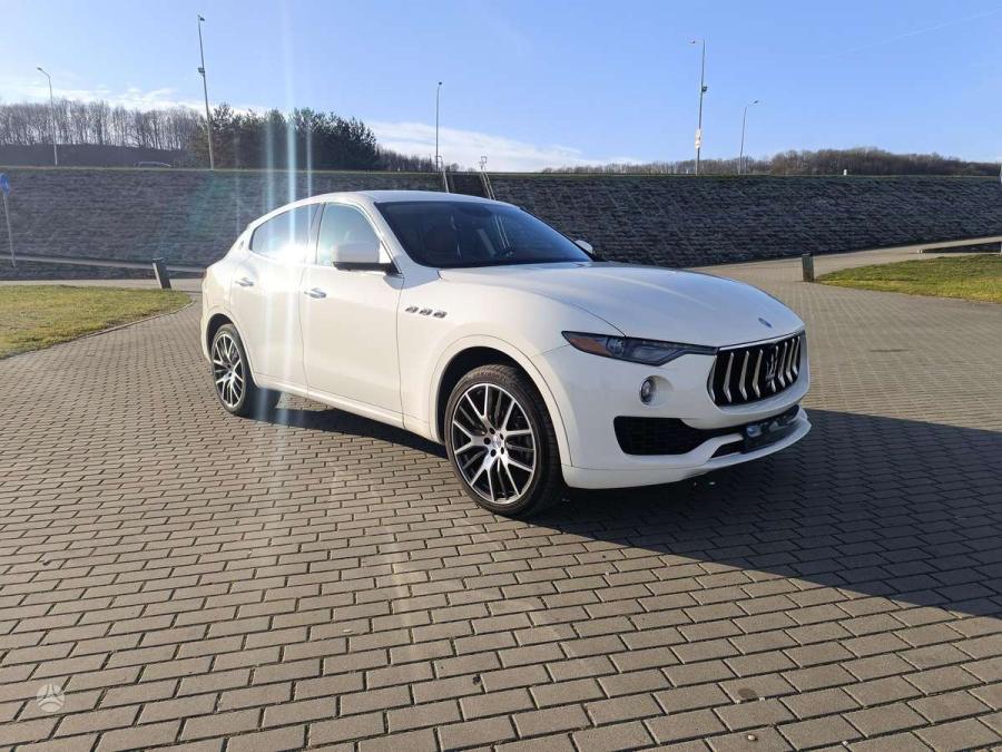 Balts Maserati Levante 2017 Kauņa, ar dzinēja tilpumu 2.98 L un nobraukumu 121 tūkst. km par 17999 €, foto 3 vietnē AUTOMOTO.COM.LV