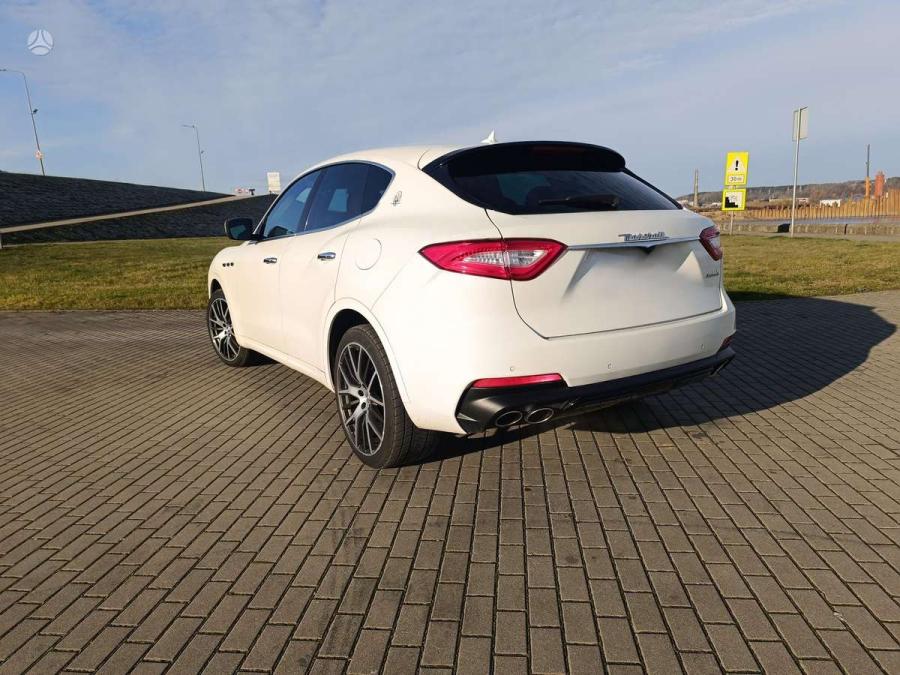 Balts Maserati Levante 2017 Kauņa, ar dzinēja tilpumu 2.98 L un nobraukumu 121 tūkst. km par 17999 €, foto 5 vietnē AUTOMOTO.COM.LV