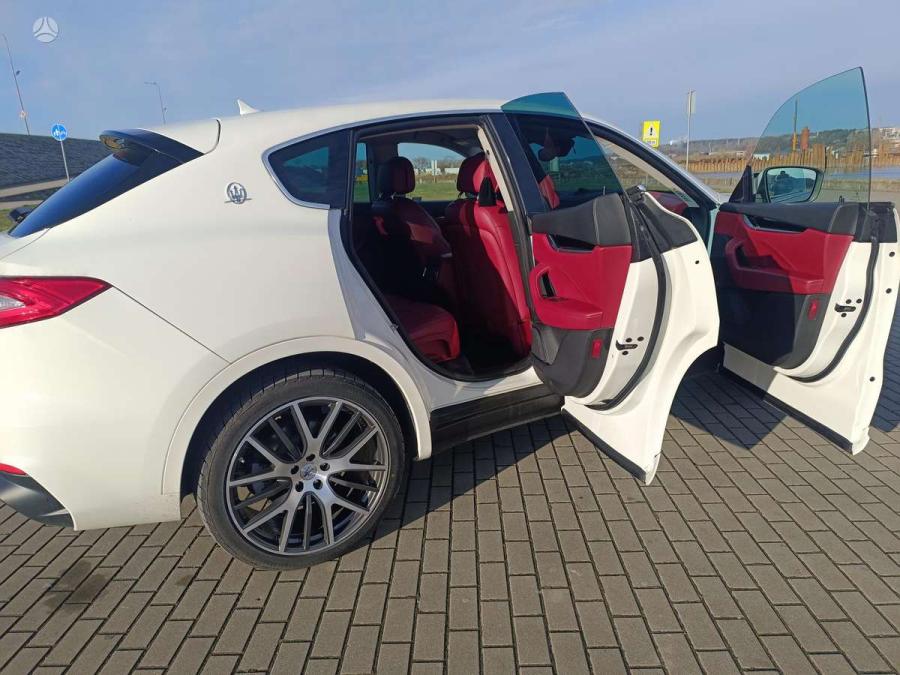 Balts Maserati Levante 2017 Kauņa, ar dzinēja tilpumu 2.98 L un nobraukumu 121 tūkst. km par 17999 €, foto 6 vietnē AUTOMOTO.COM.LV