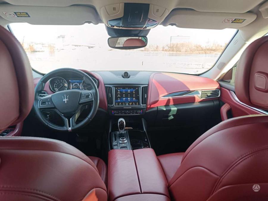 Balts Maserati Levante 2017 Kauņa, ar dzinēja tilpumu 2.98 L un nobraukumu 121 tūkst. km par 17999 €, foto 13 vietnē AUTOMOTO.COM.LV